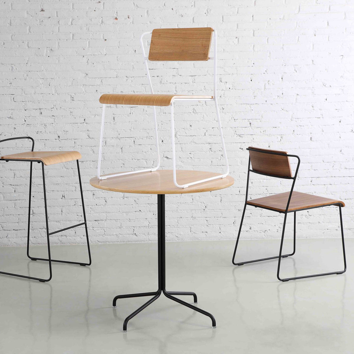 Transit Cafe Table – m.a.d. – Viesso