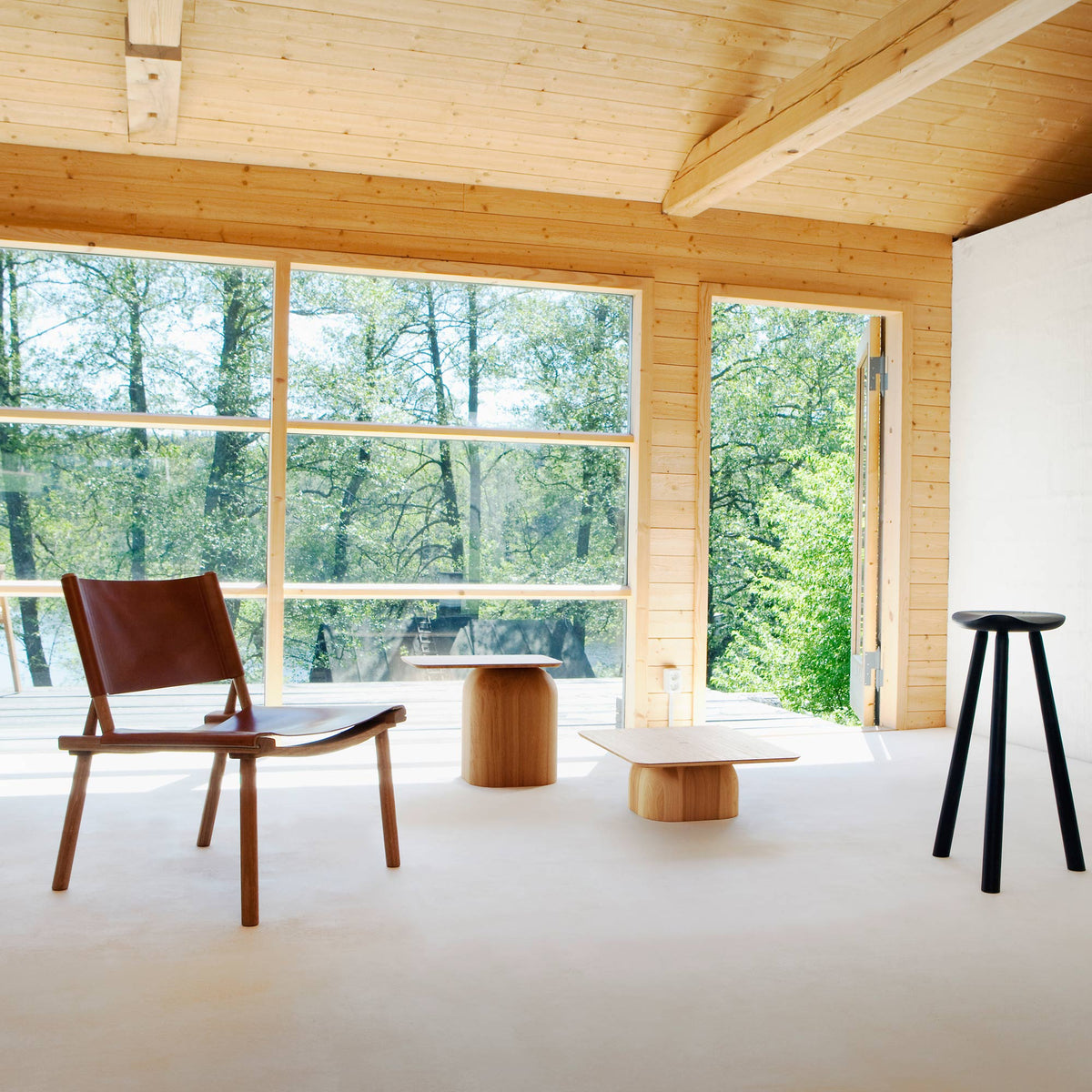 April Tables – Nikari – Viesso